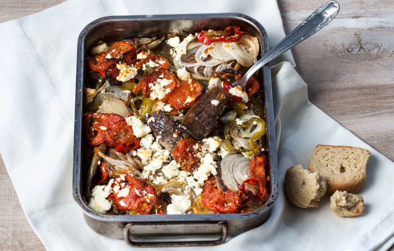 Μοσχάρι με λαχανικά και φέτα στο φούρνο - Syntages.site